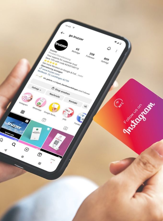 Follow Us on Instagram NFC Stand/Display with QR Code – Virtual Card